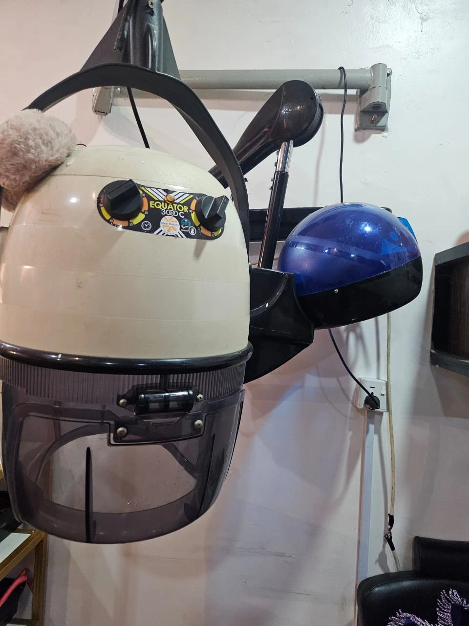 Unisex Saloon Items Up for Grabs in Wuse 2 - Salon & Beauty Equipment ...